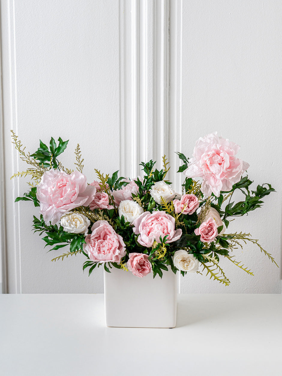 The Art of Proportion: Why the Right Vase Matters in Floral Design – STILLA